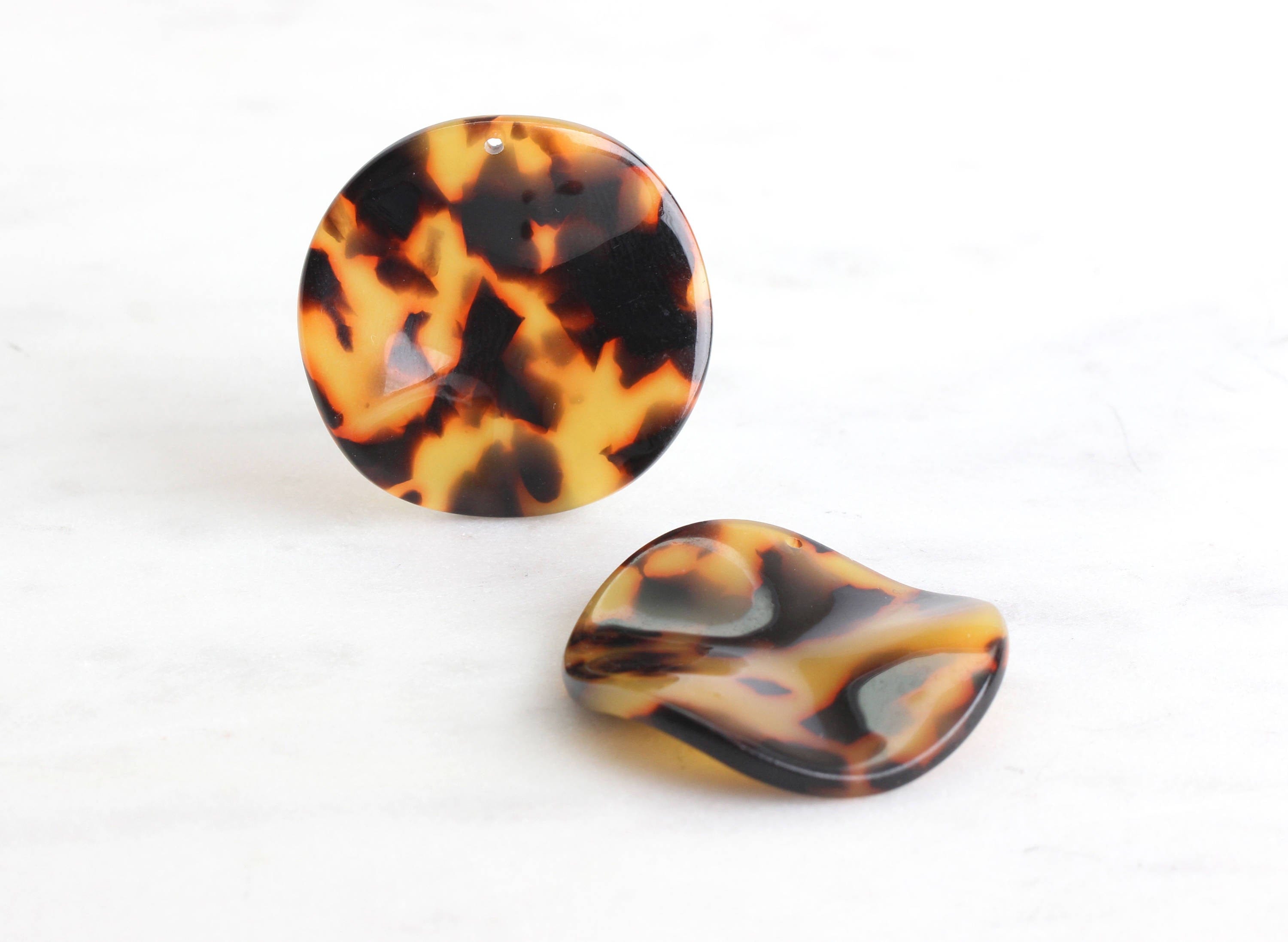 2 Large Wavy Circle Pendants, Auburn Tortoise Shell, Cellulose Acetate