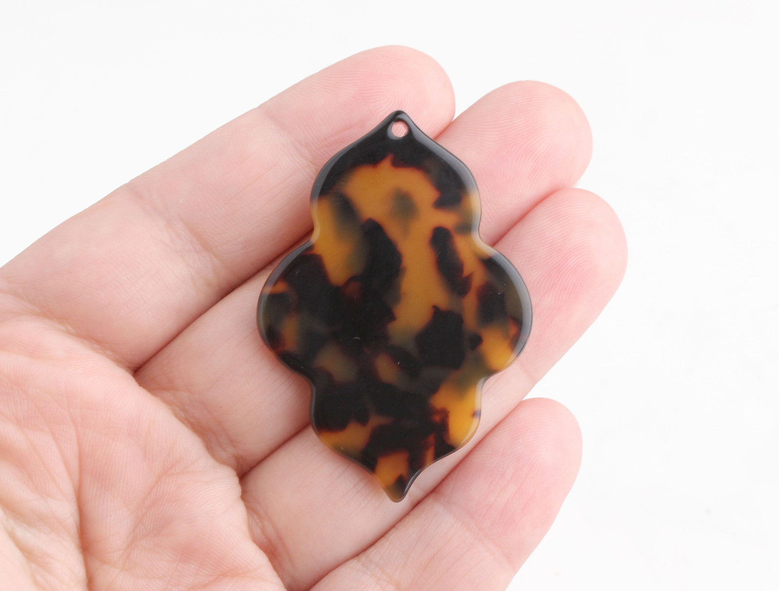 2 Moroccan Quatrefoil Pendants in Tortoise Shell, Arabesque Shape, Cel